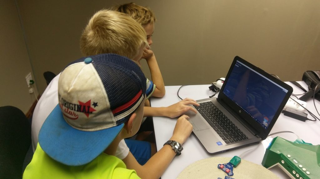 Electronics Classes - SeeBlocks Educational Circuit Builder System